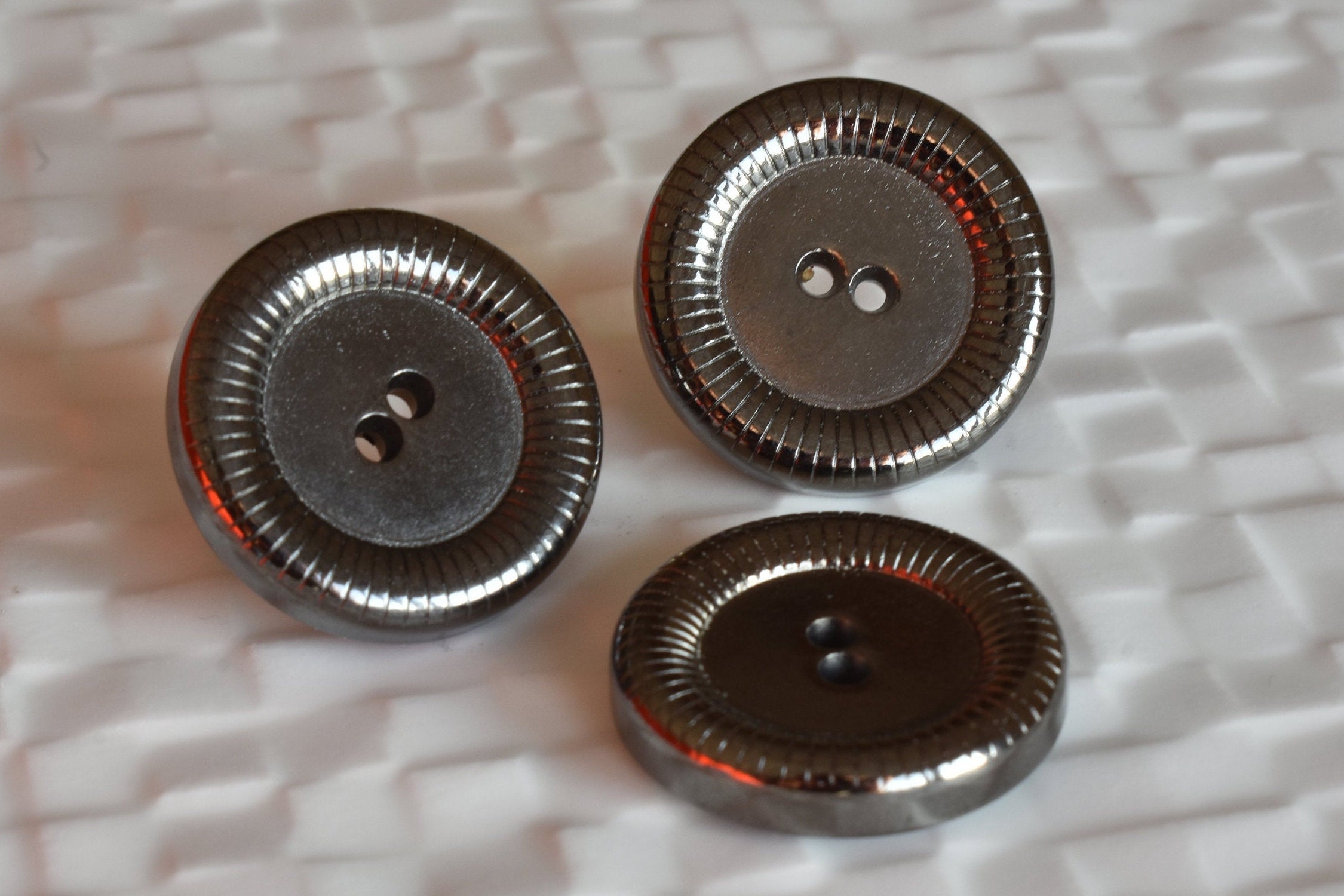 22.5mm/34l Medium Metal Buttons Light Gold and Black Heavy - Etsy Sweden