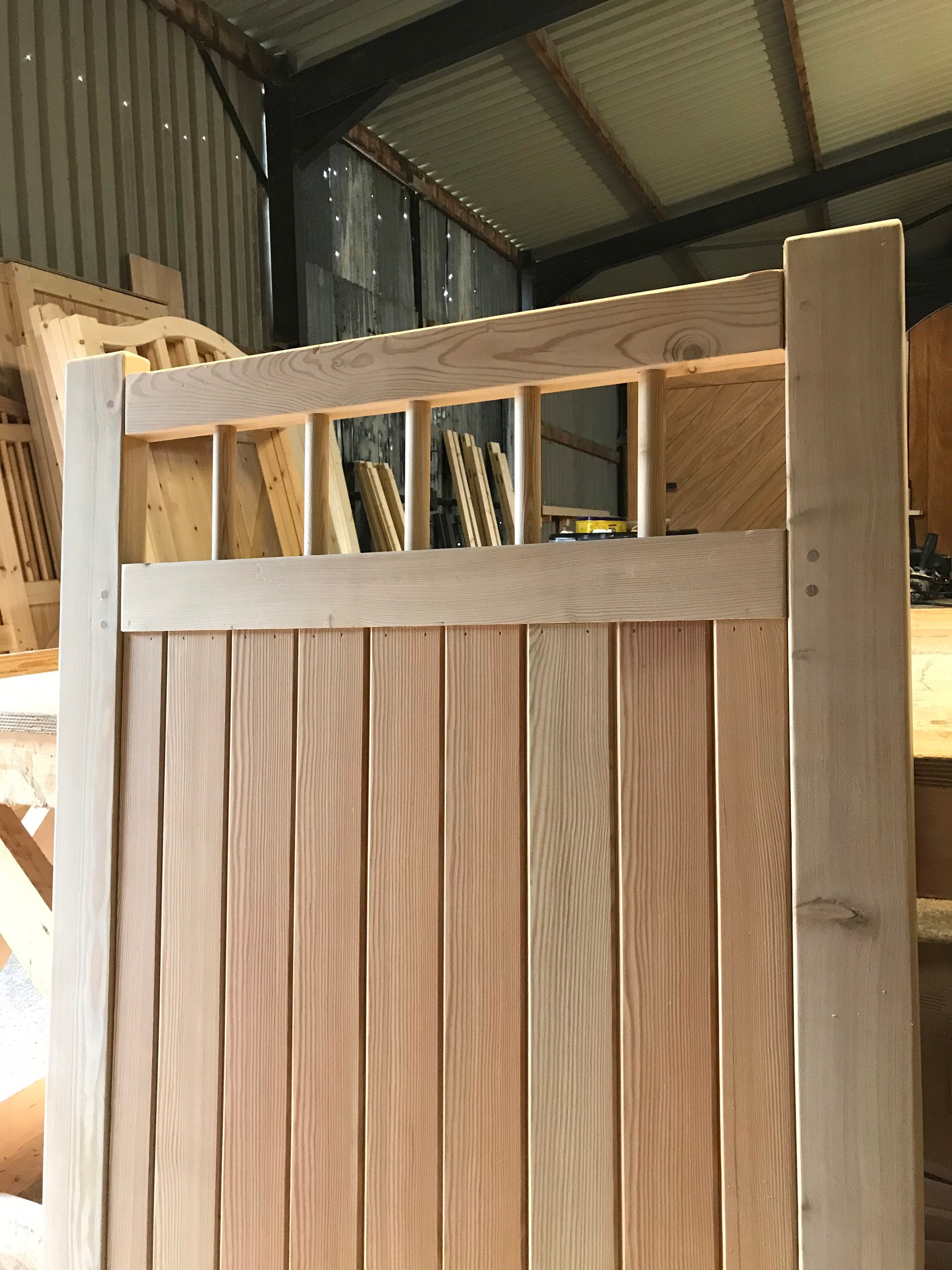 Wooden Entrance Gate Flat Top Garden Gates Round Spindles Handmade ...