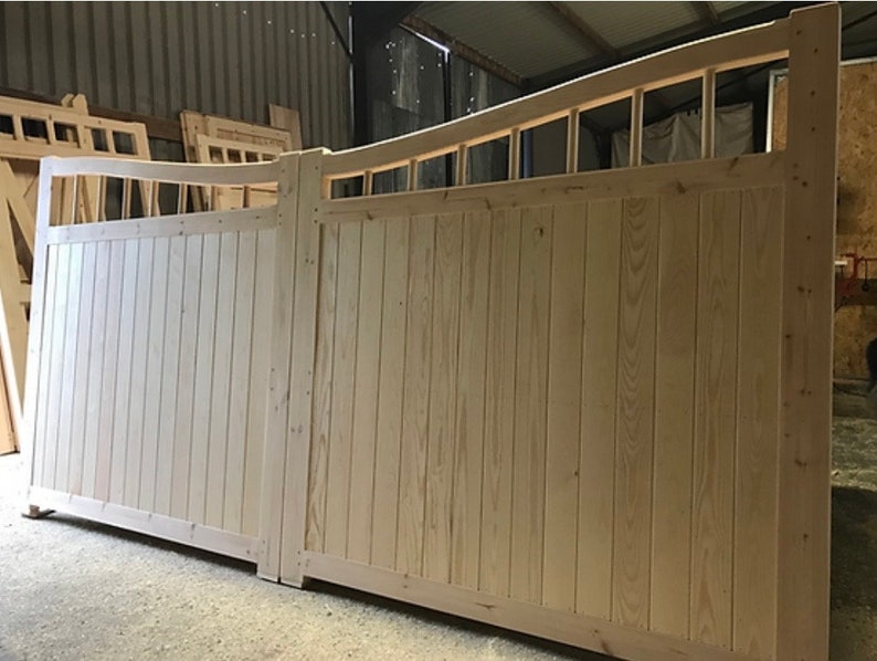 Wooden Driveway Gates - Reverse Swan Neck Garden Gates, Bespoke Sizes ...