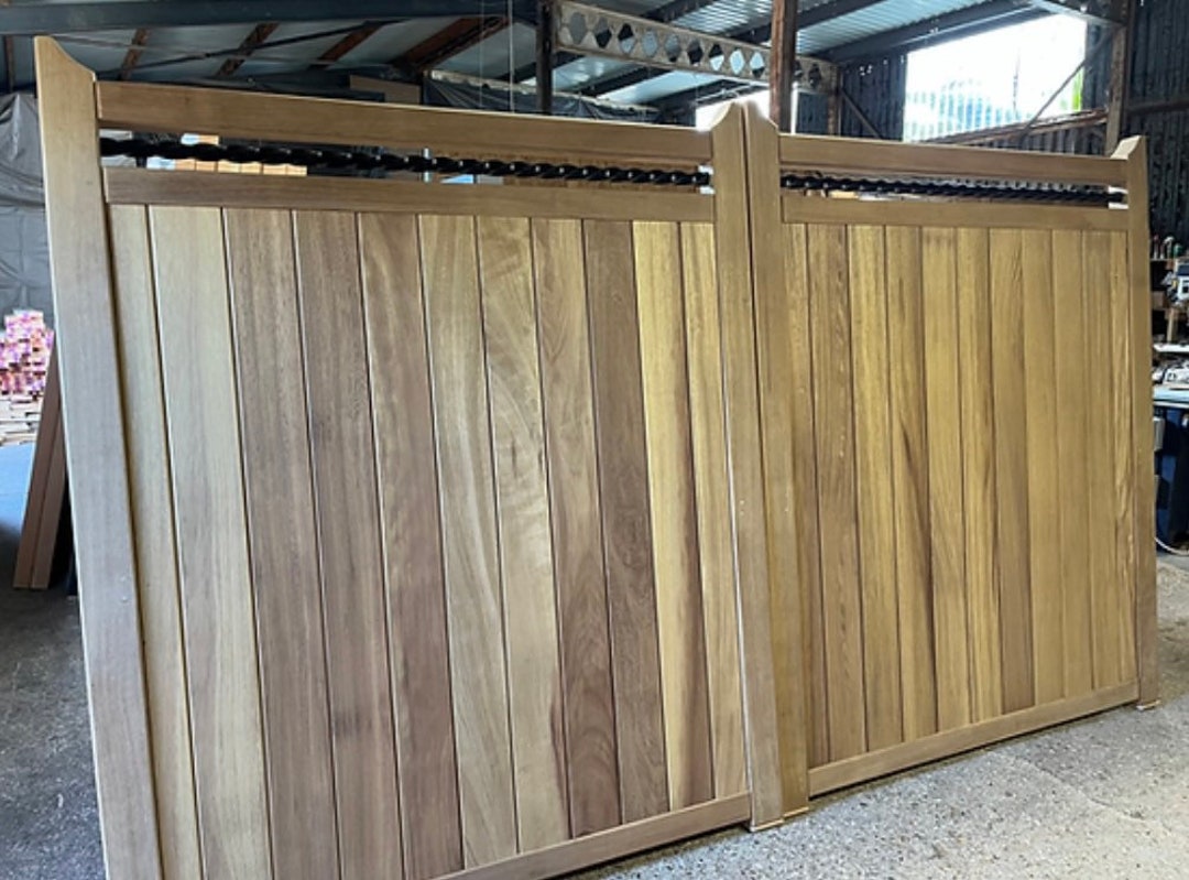 Hardwood Driveway Gates Wooden Timber Gates With Twisted Steel Bar ...