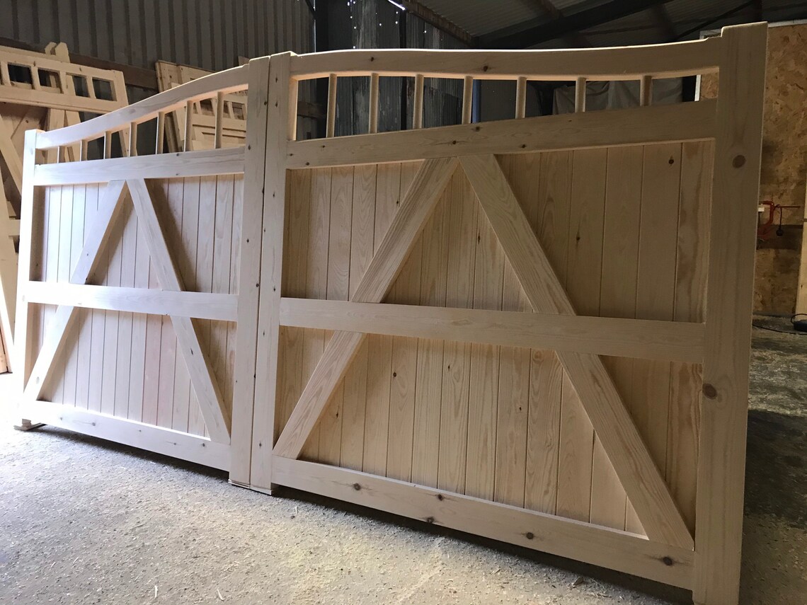 Swan Neck Driveway Gates New Wooden Garden Gate Spindles Bespoke Sizes ...