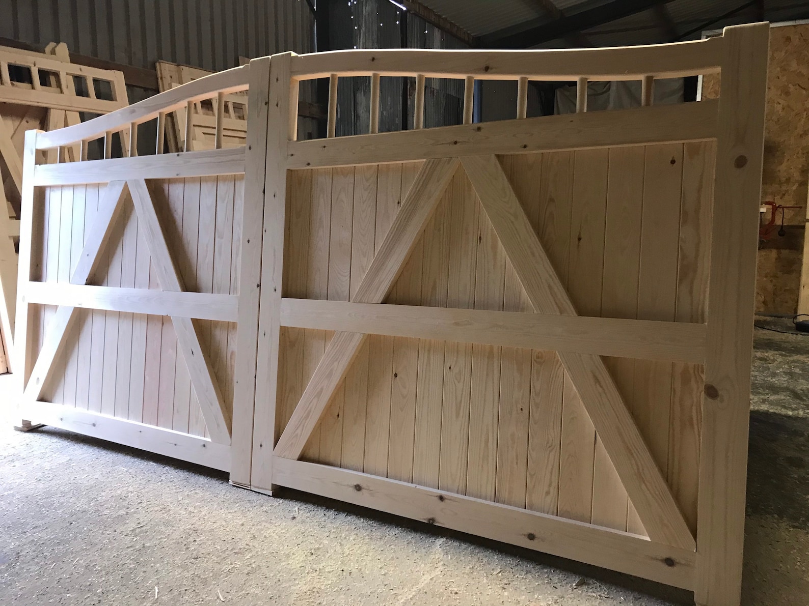 Swan Neck Driveway Gates New Wooden Garden Gate Spindles Bespoke Sizes ...