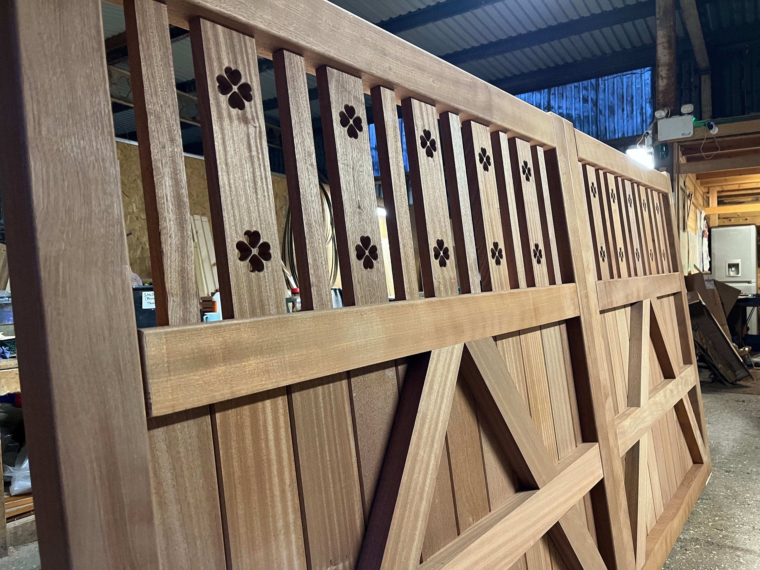 Wooden Driveway Gates in Hardwood Sapele Pretty Gate Ideas With Clover ...