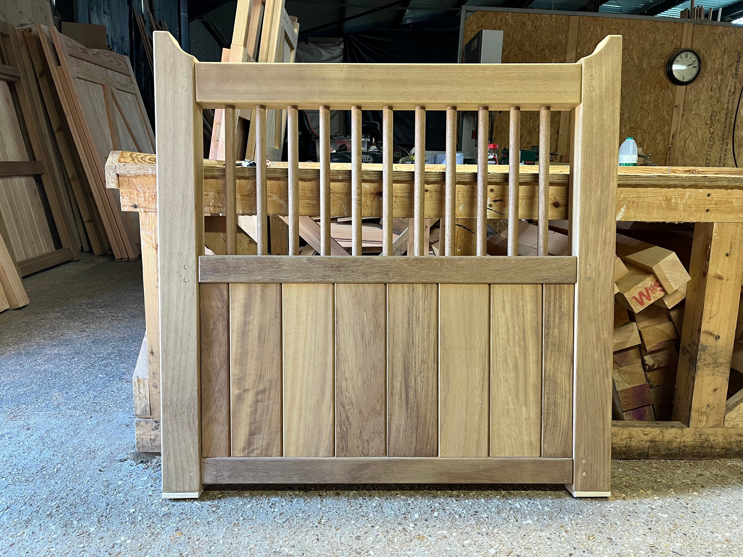 Wooden Garden Gate for Home, Flat Top Hardwood Pedestrian Gates in ...