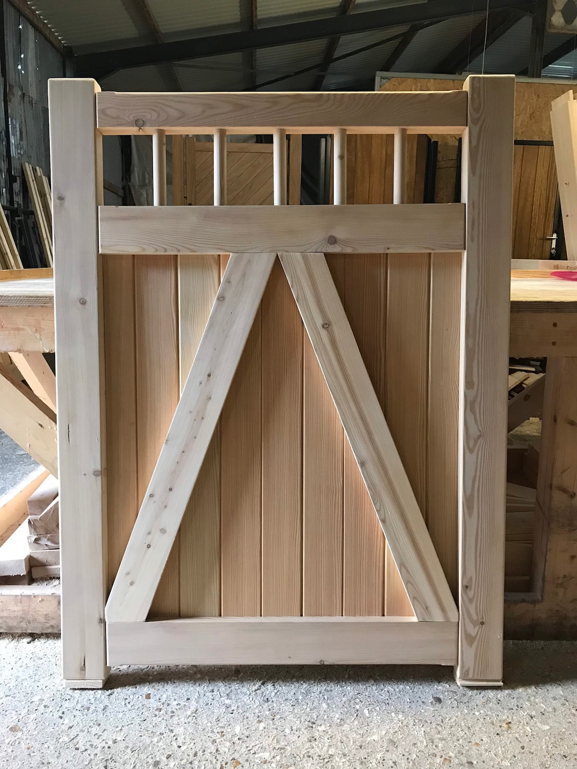 Wooden Entrance Gate Flat Top Garden Gates Round Spindles Handmade ...