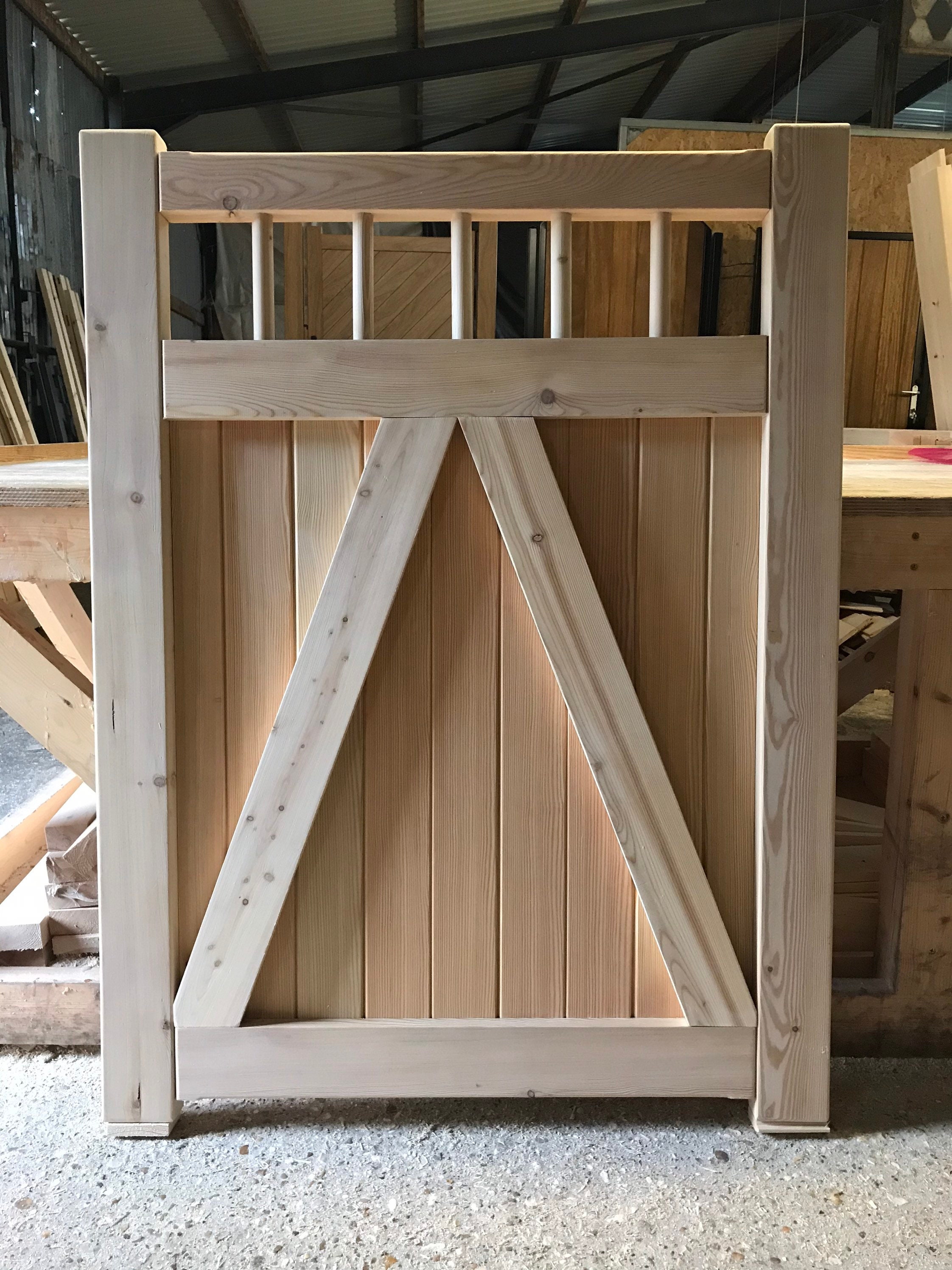 Wooden Entrance Gate Flat Top Garden Gates Round Spindles Handmade ...