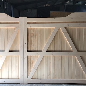 Driveway Gates Uneven Split New Wooden Garden Gate Modern Style Bespoke ...