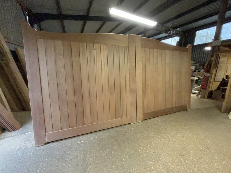 Hardwood Driveway Gates 6 Timber Frame Construction in Sapele Custom ...