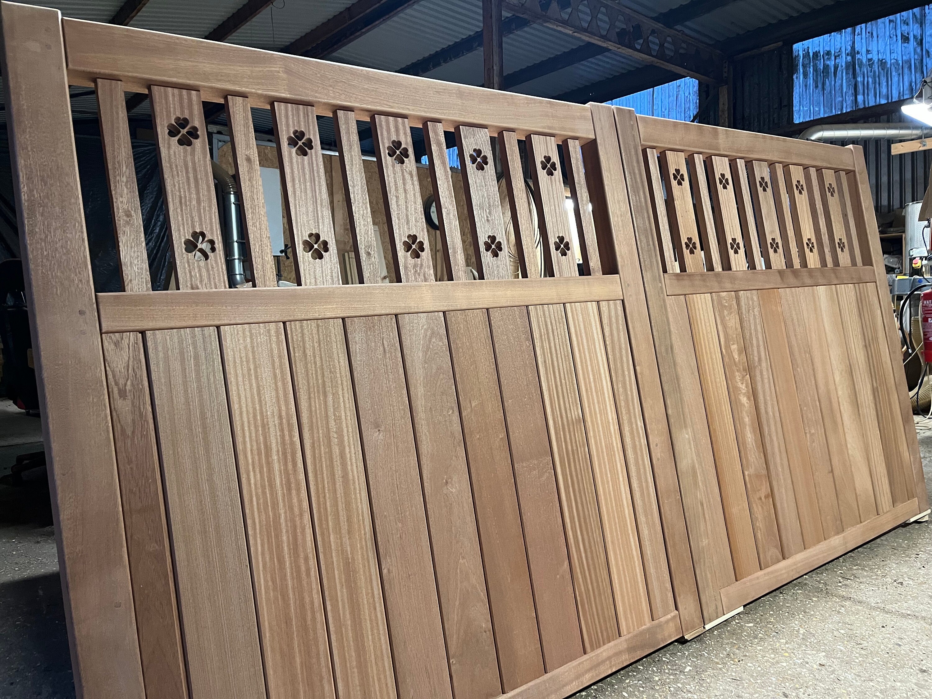 Wooden Driveway Gates in Hardwood Sapele Pretty Gate Ideas With Clover ...