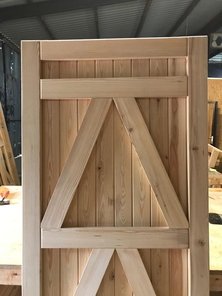 Wooden Gate Flat Top Gates Handmade Custom Made Gates Near Me New ...