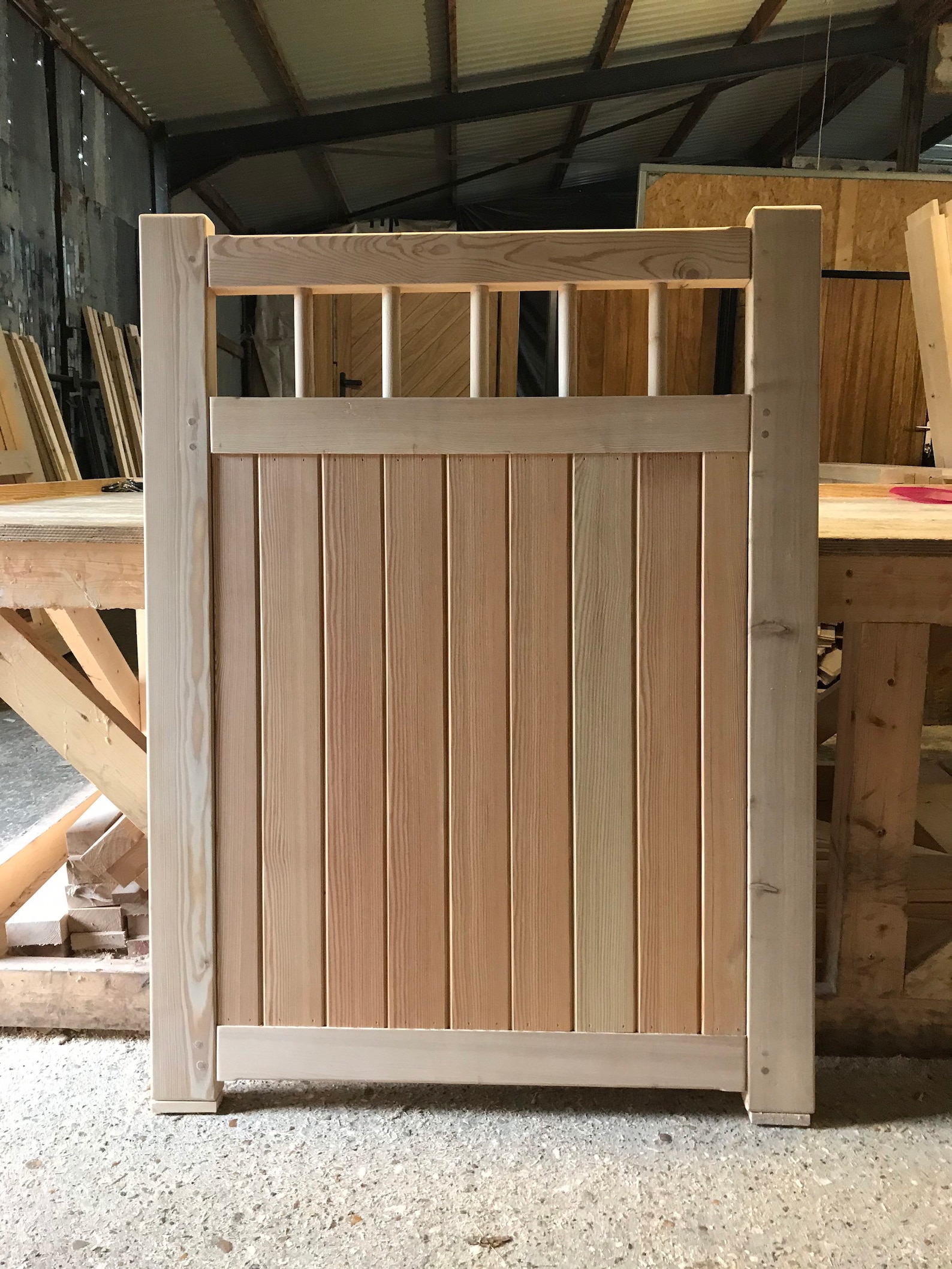 Wooden Entrance Gate Flat Top Garden Gates Round Spindles Handmade ...