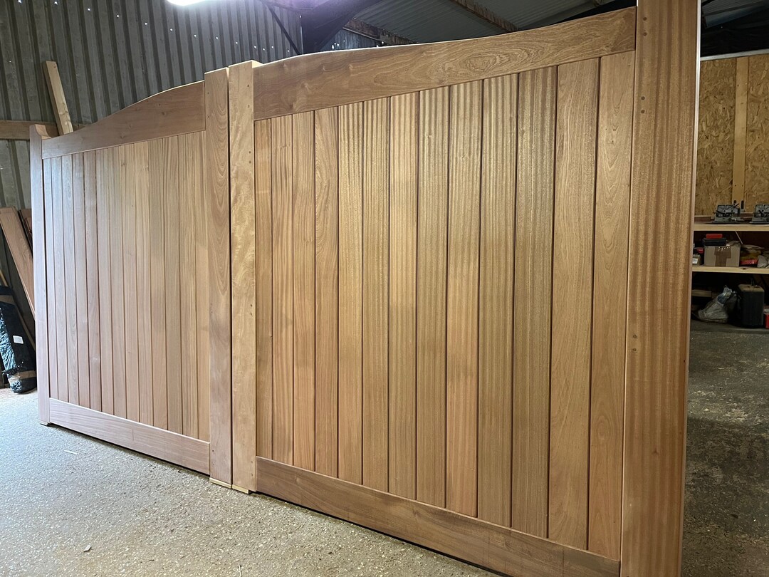 Hardwood Driveway Gates 6” Timber Frame Construction in Sapele Custom ...