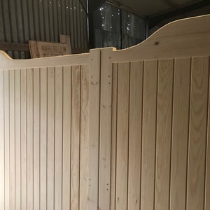 Driveway Gates Uneven Split New Wooden Garden Gate Modern Style Bespoke ...