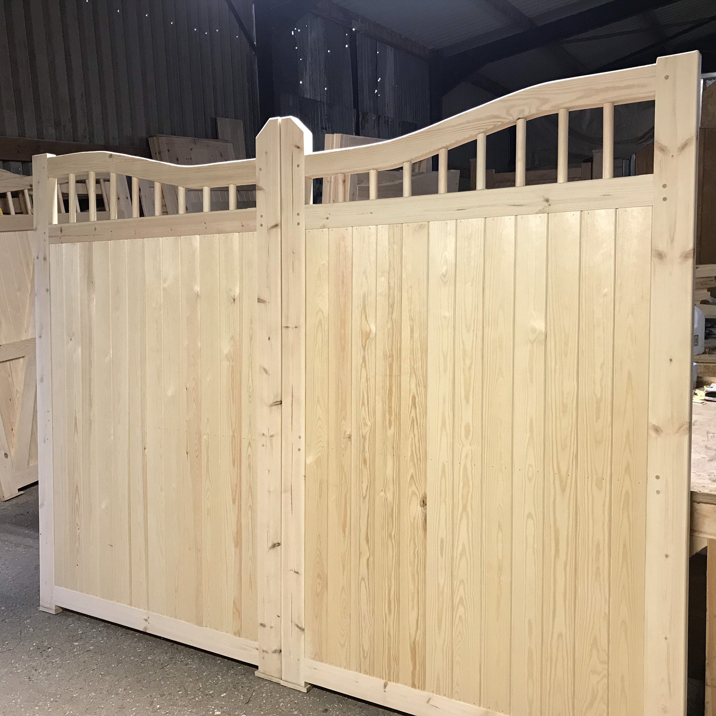 Wooden Driveway Gates With Swan Neck, Reverse Arch Top and Round ...