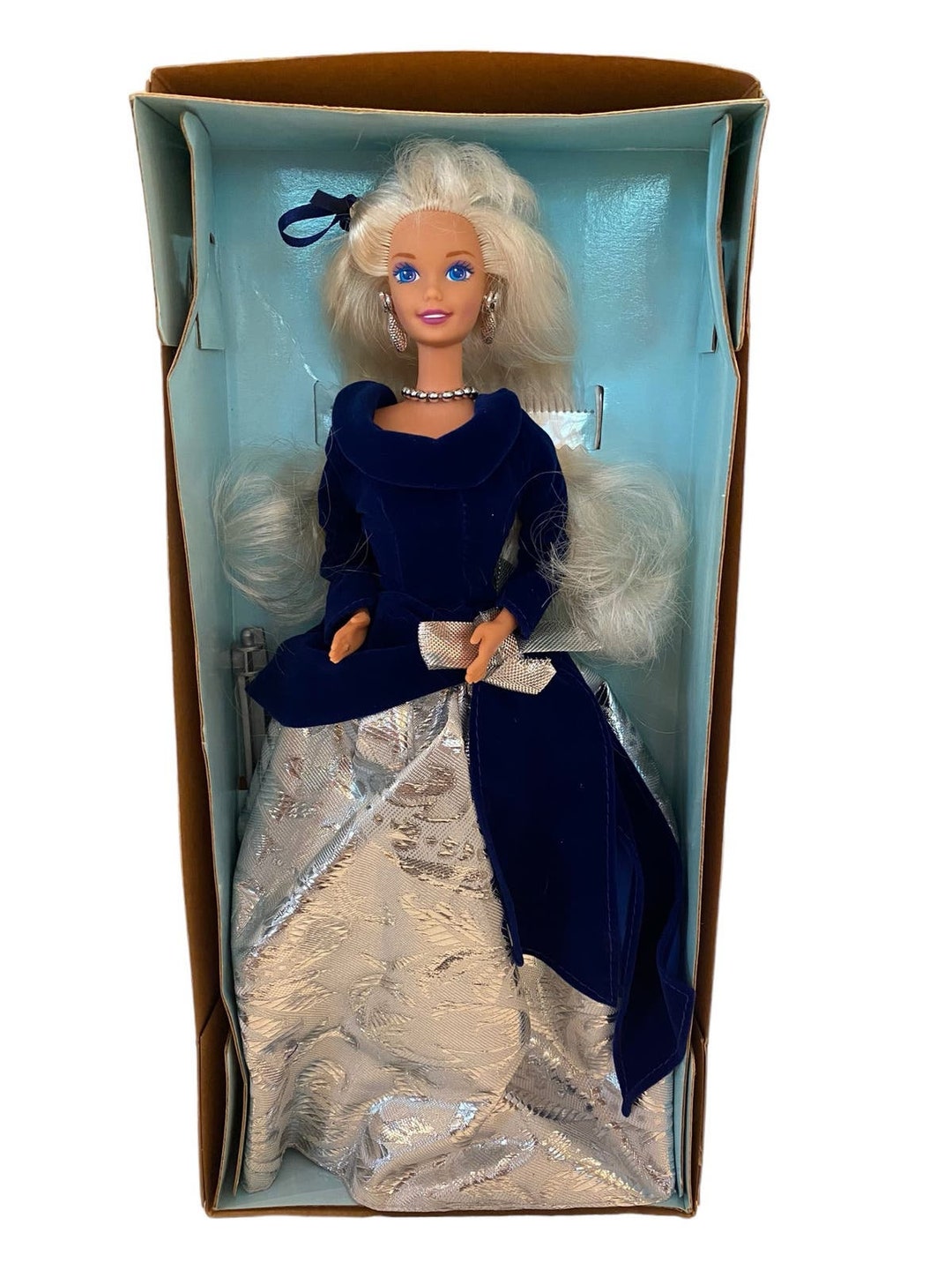 Winter Velvet Barbie 15571 First in Series Avon 1995 Mattel NRFB - Etsy