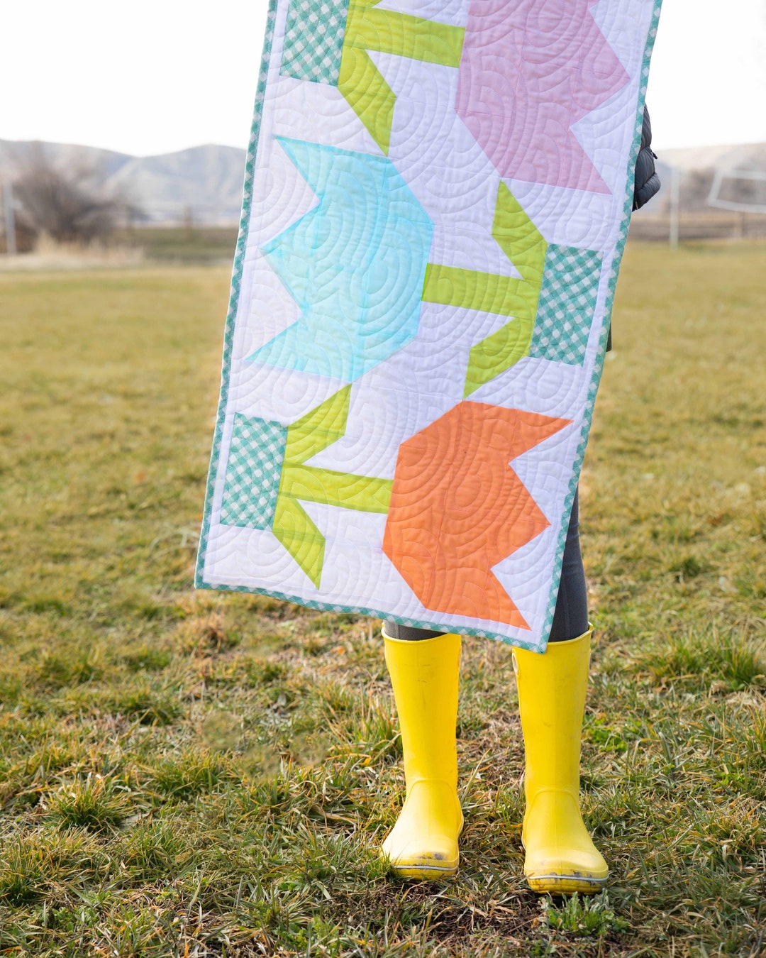 Tulip Quilted Table Runner Pattern - Digital Pattern Tulip Table Runner ...