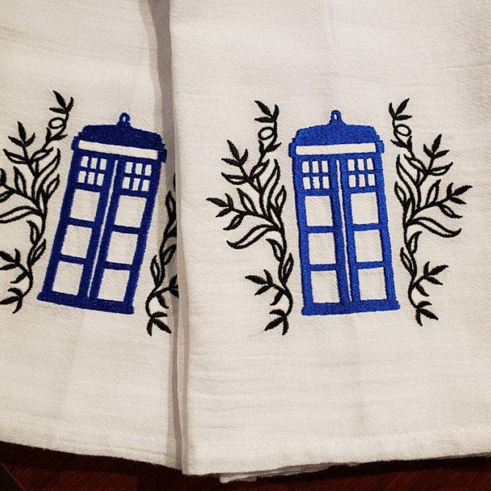 Dr Who Machine Embroidery Design - Fancy Tardis 4x4 - Etsy