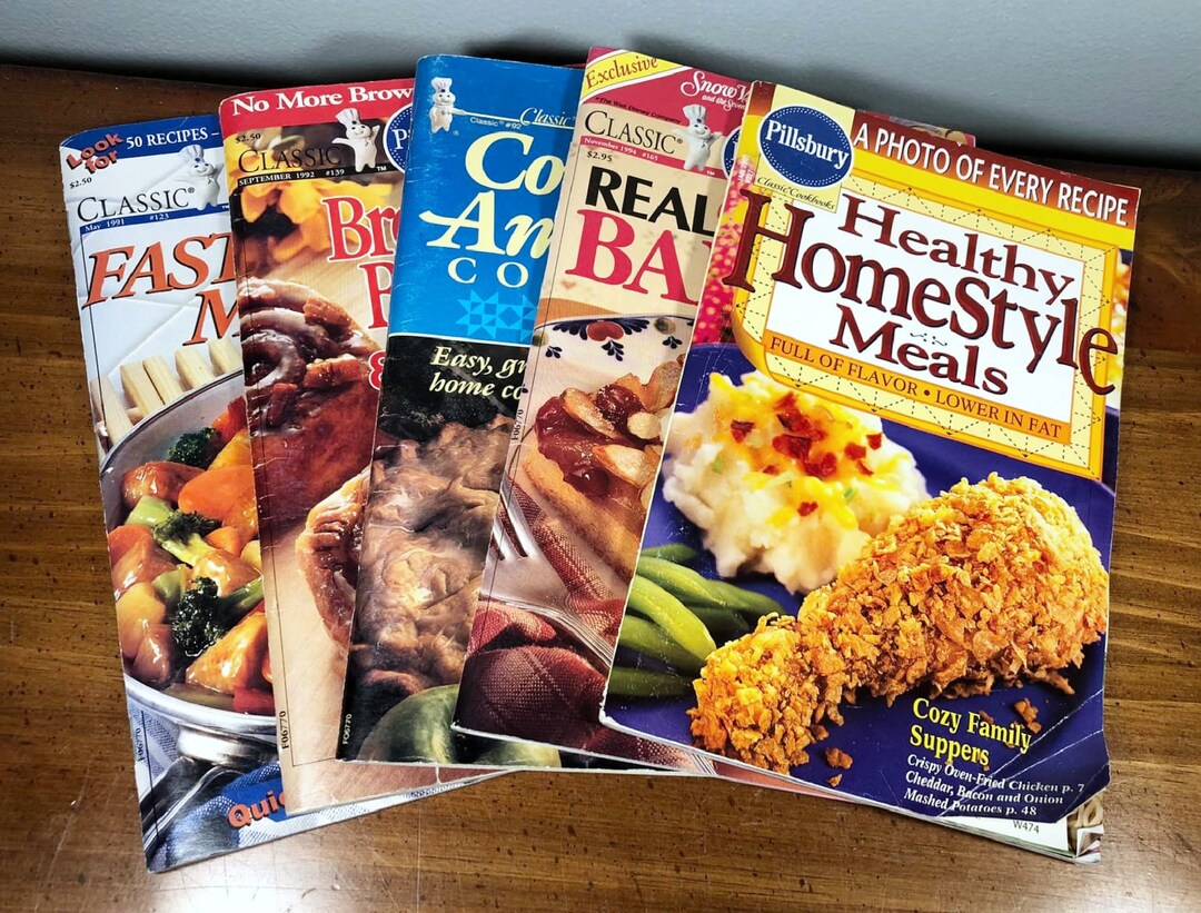 Pillsbury Classic Softcover Cookbooks - Set of 5 - Vintage Illustrated ...