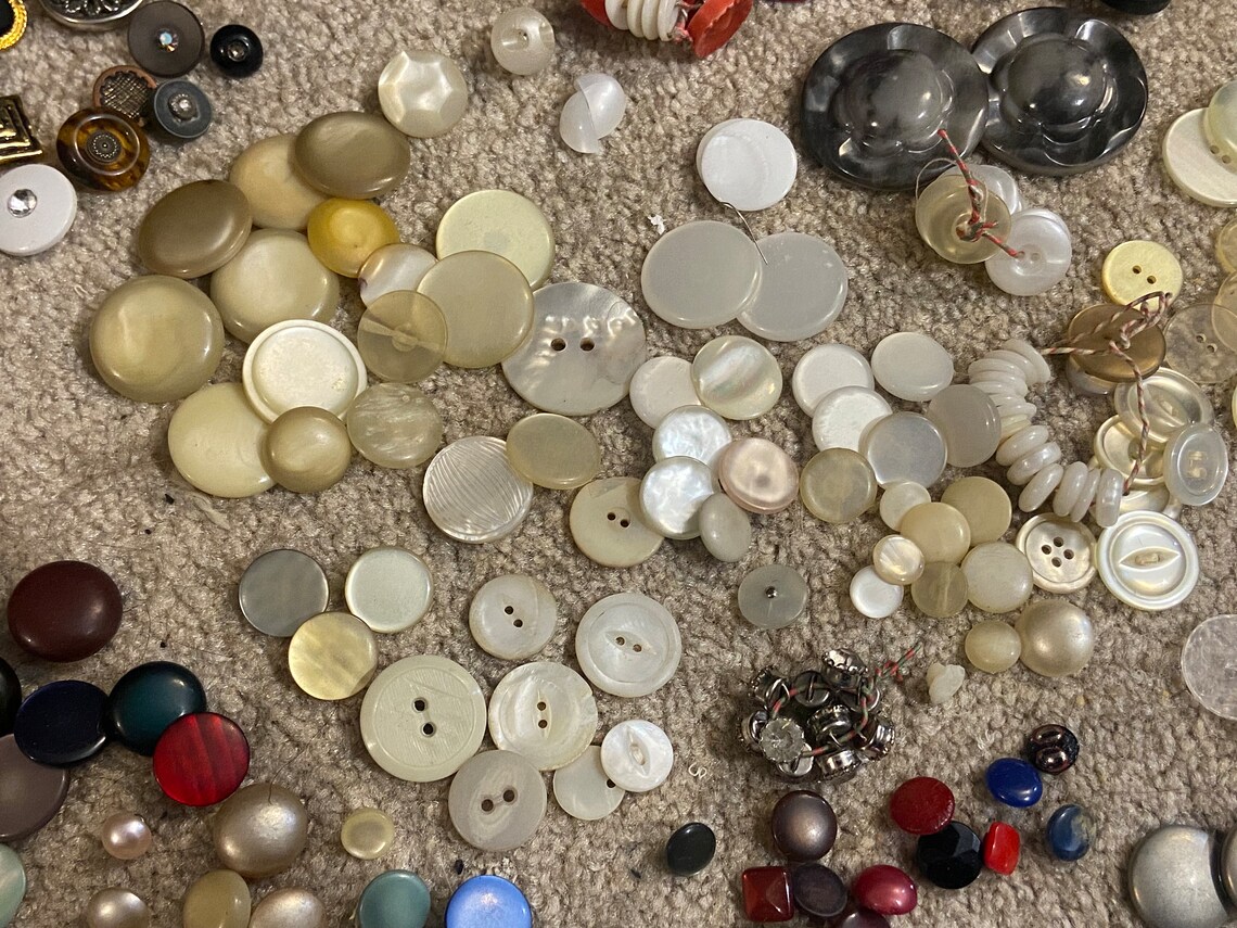 400+ Vintage & Antique Sewing Buttons Collection- Bakelite Pearls ...
