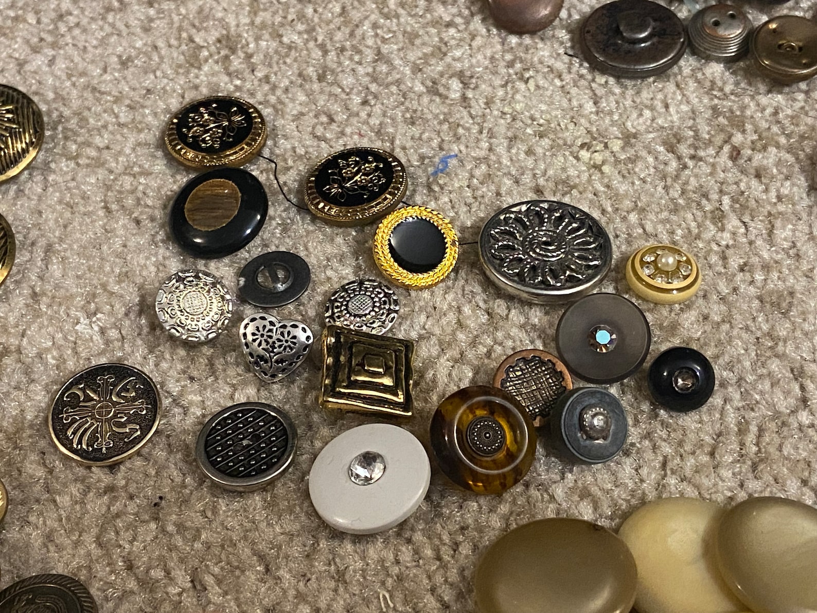 400+ Vintage & Antique Sewing Buttons Collection- Bakelite Pearls ...