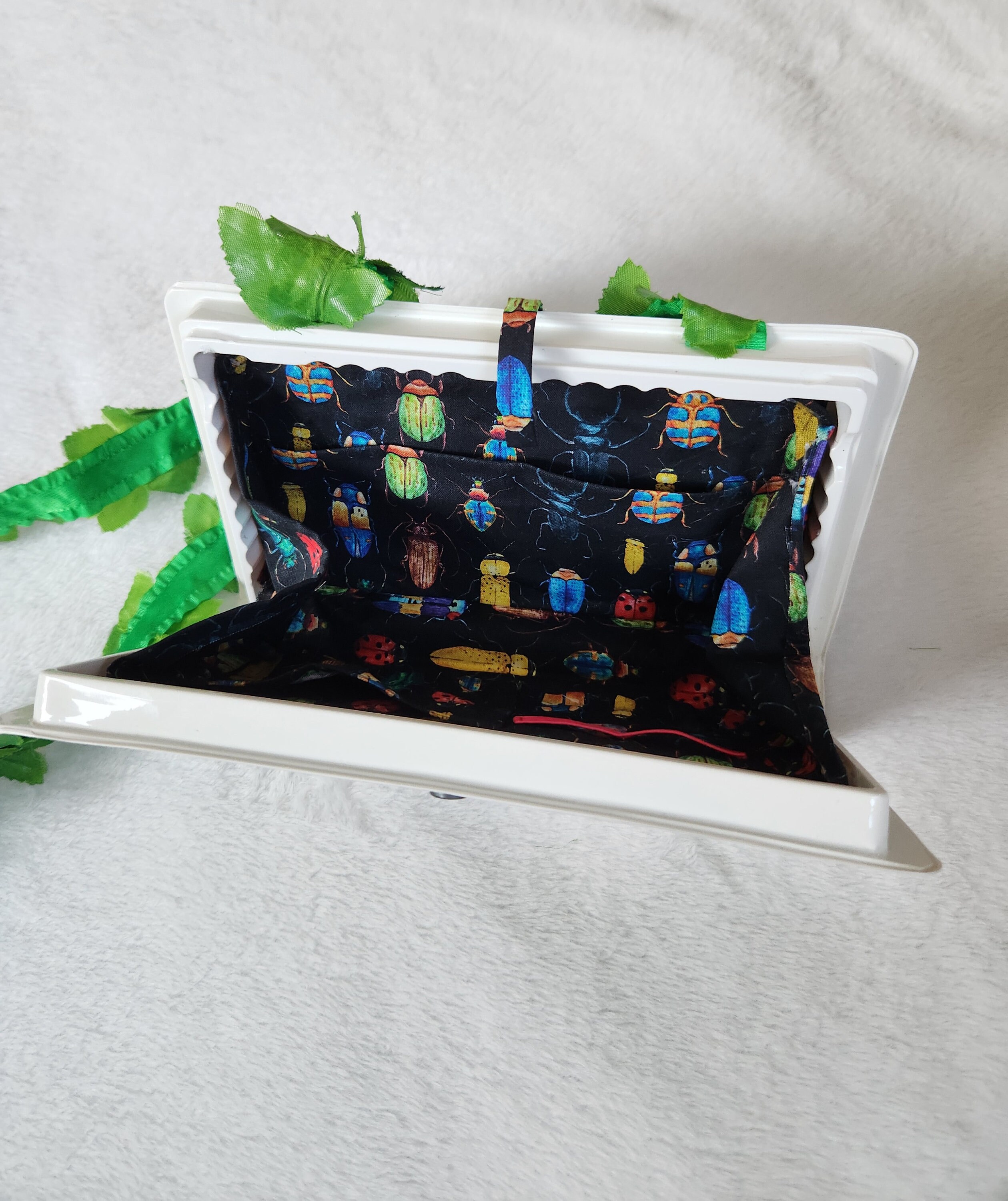 VHS Purse, Disney VHS Purse, Handmade VHS Purse, Crossbody Bag, A Bug's ...