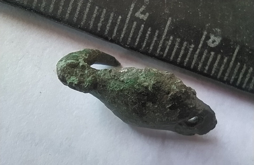 Scythian Quiver Hook in Animal Style Griffin and Scythian Arrowhead ...