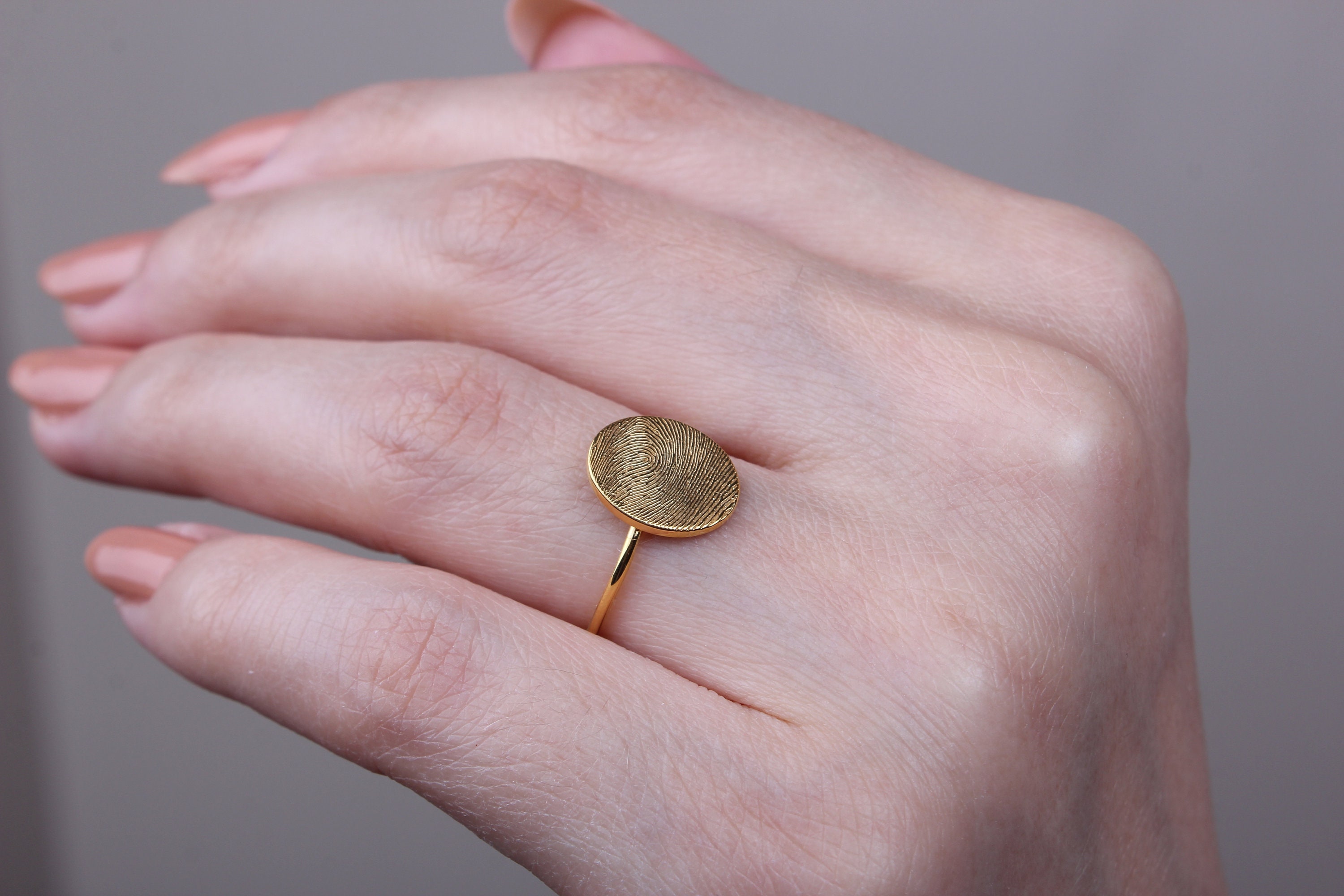 14K Solid Gold Memorial Oval Thumbprint Ring Personalized - Etsy