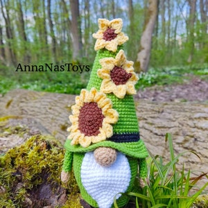 Spring Gnomes, Crochet Gnome Amigurumi Pattern, Gnomes With Sunflowers ...