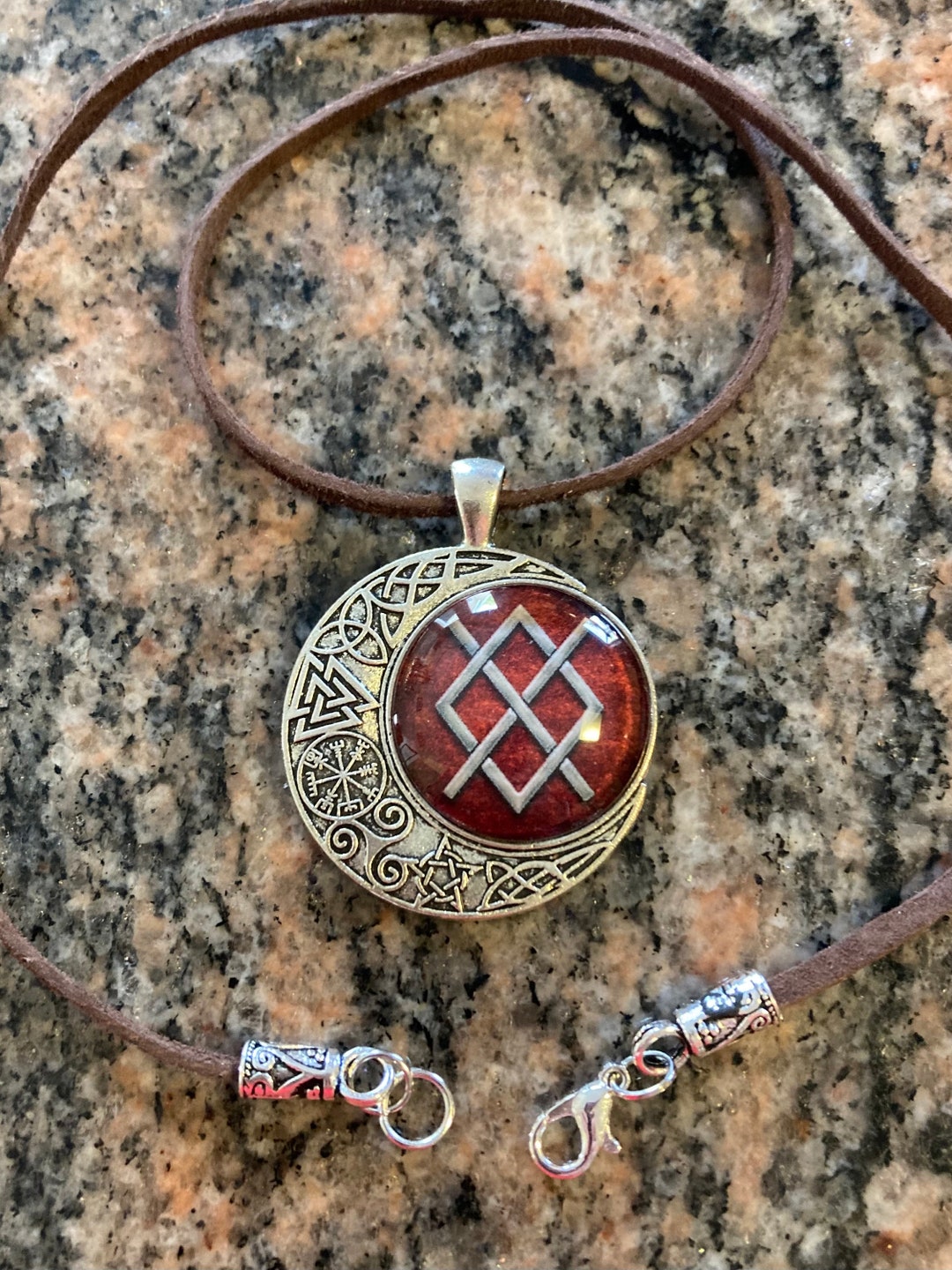 Gungnir Rune Symbol in Celtic Frame - Etsy