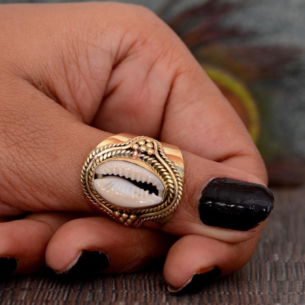 Cowrie Shell Ring - Etsy