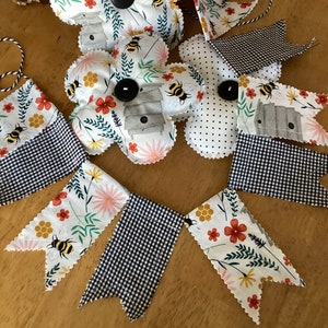 Farmhouse Honey Bee Decor, Spring Decor, Gift for Her, Fabric Flowers ...