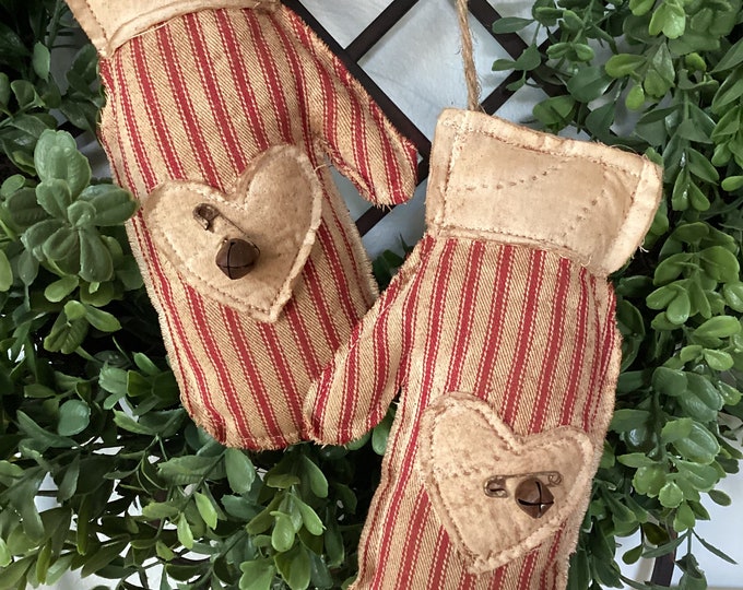 Primitive MITTENS Christmas Ornament, Peg Rail Hanger, Farmhouse ...