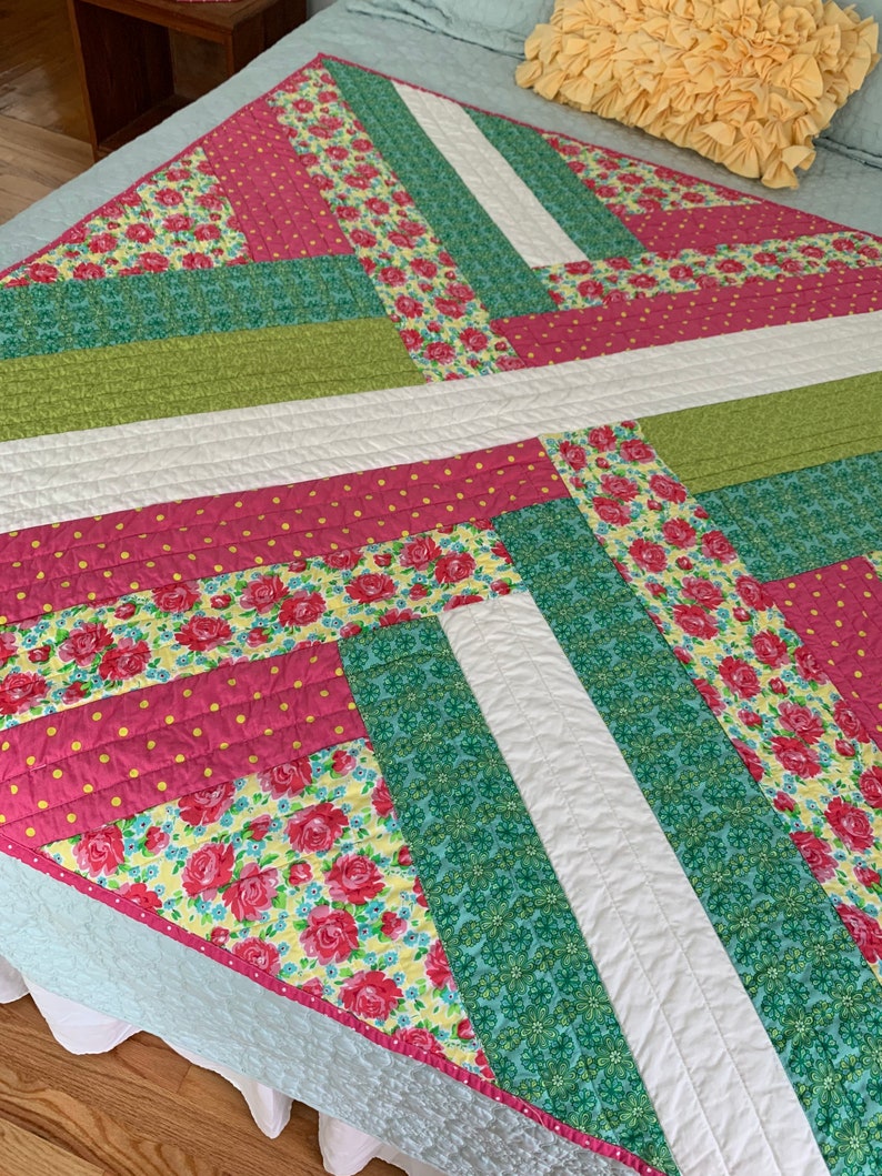 Bright Spring Quilt in Yellow, Pink and Green Fun Maypole Style Pattern ...