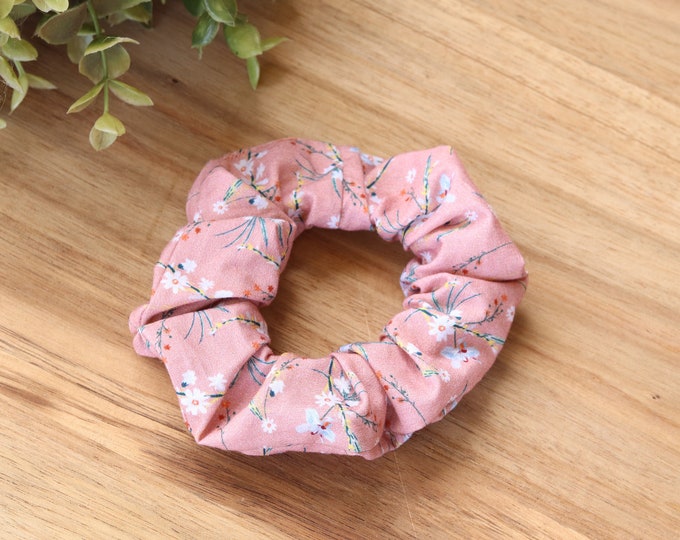 Handmade Scrunchies and Gifts by UnicoScrunchies on Etsy