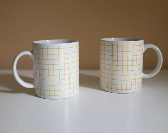 Yellow and White Grid Pattern Coffee Mugs 1980s Minimalist Kitchen Tea ...
