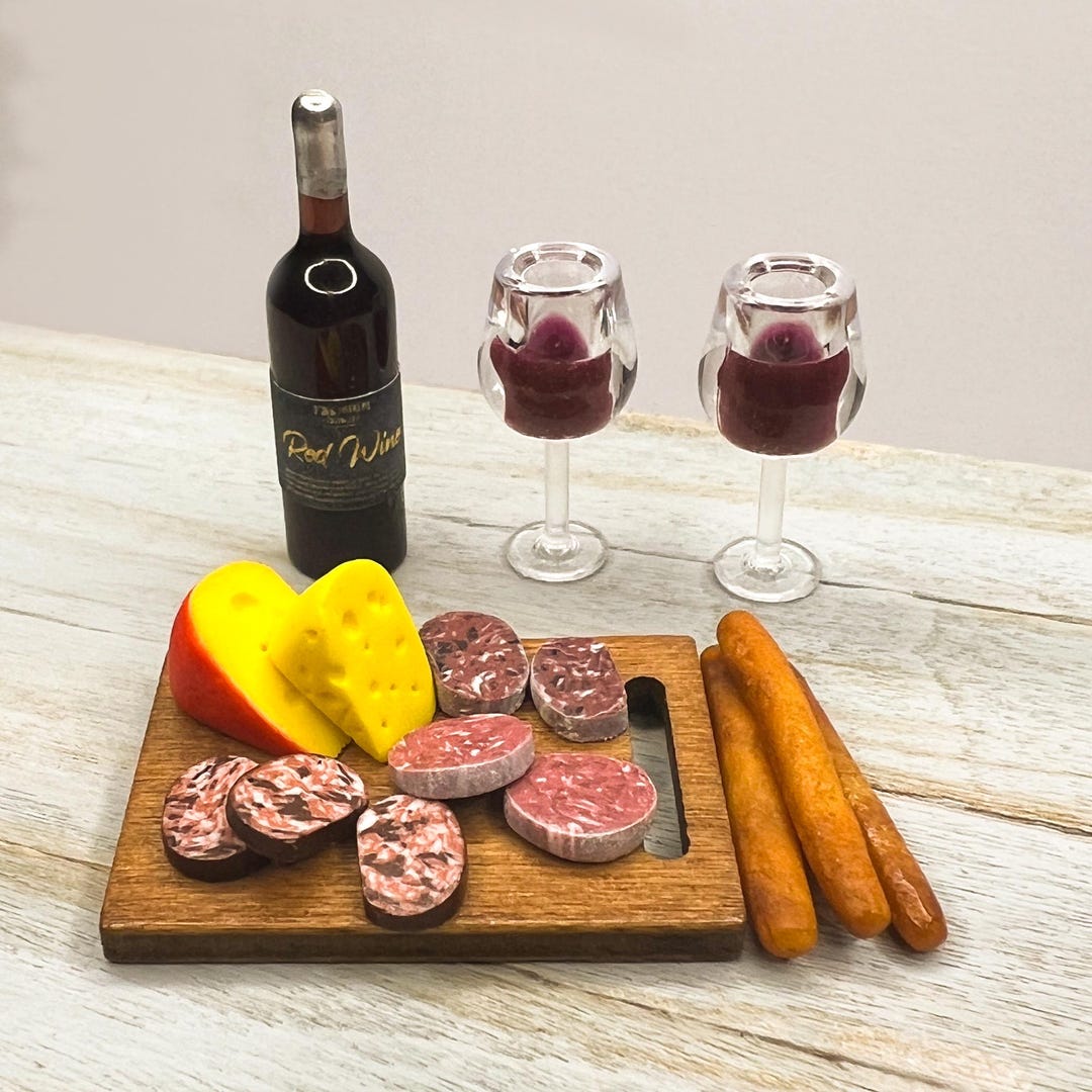 Miniature Red Wine Bottle With Glasses - Dollhouse Glasses With Wine ...