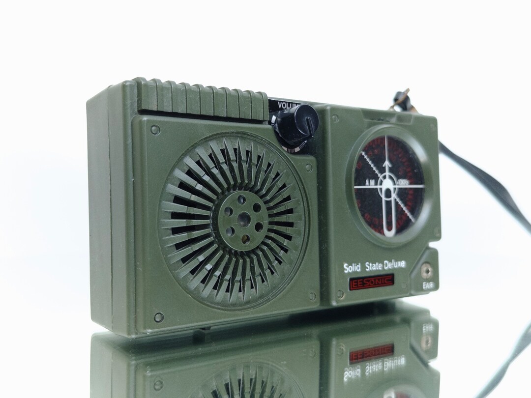 Lee Sonic Military Style AM Transistor Radio - Etsy