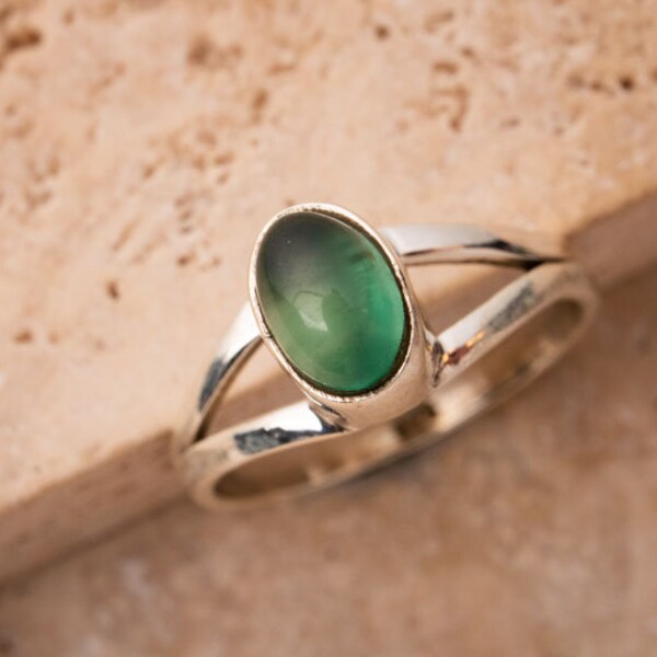 Small Stone Ring - Etsy
