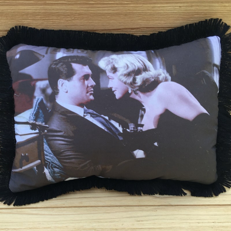 ClassicKissesPillows - Etsy