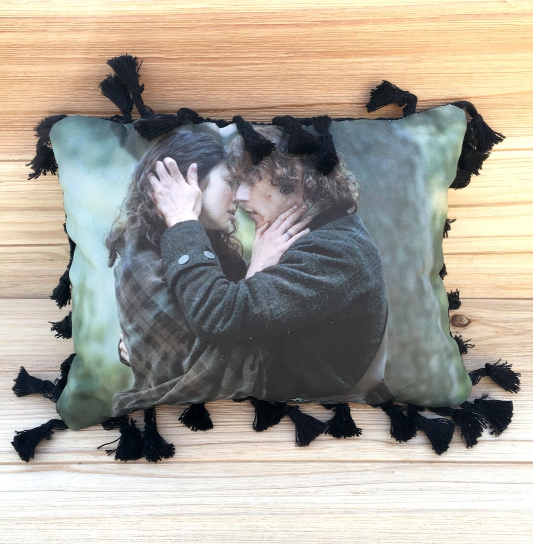 Outlander Pillow, Caitriona Balfe Sam Heughan, Handmade TV Arts Pillow ...