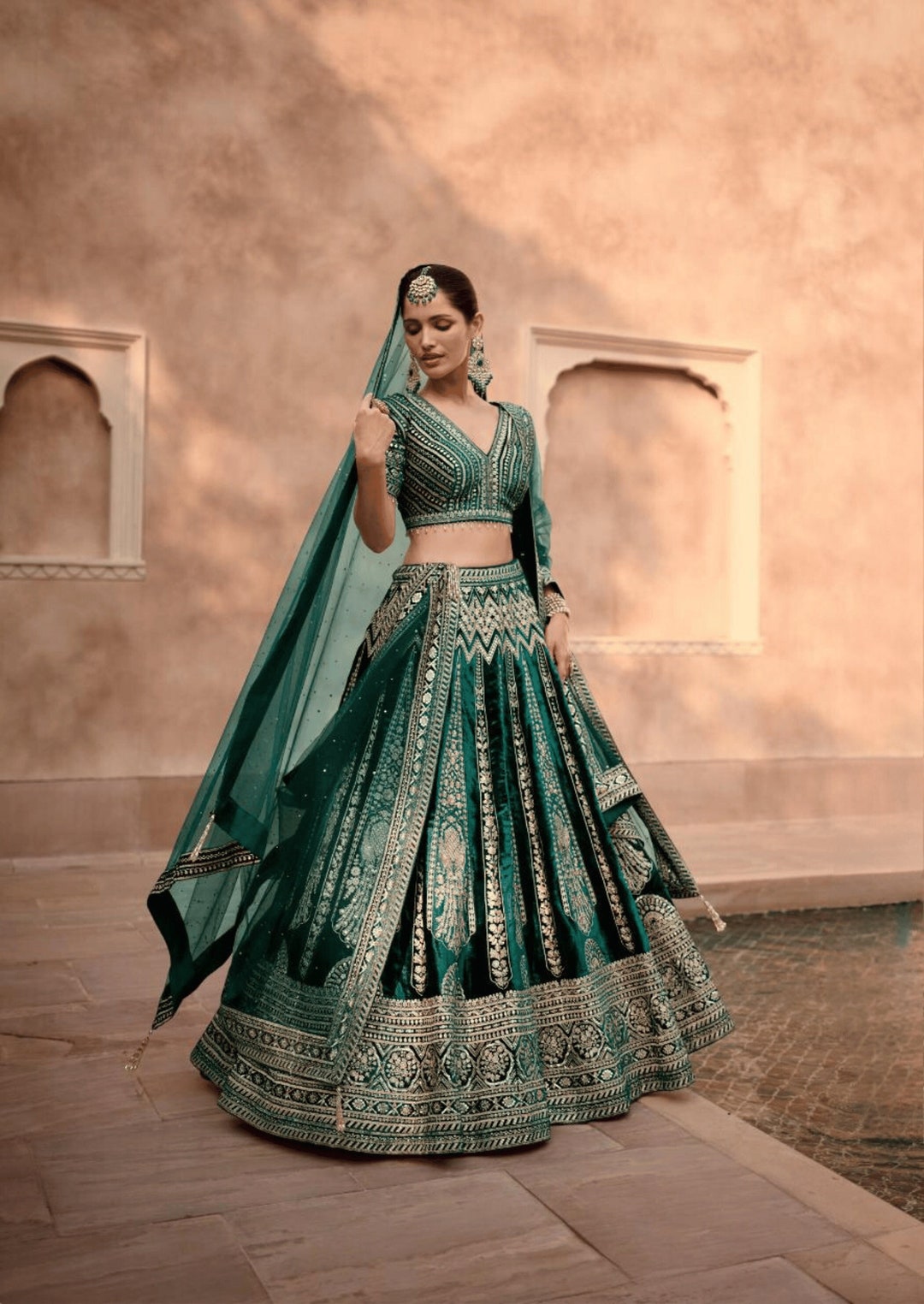 Exquisite Green Velvet Lehenga Choli for Wedding, Elegant Bridal Wear ...