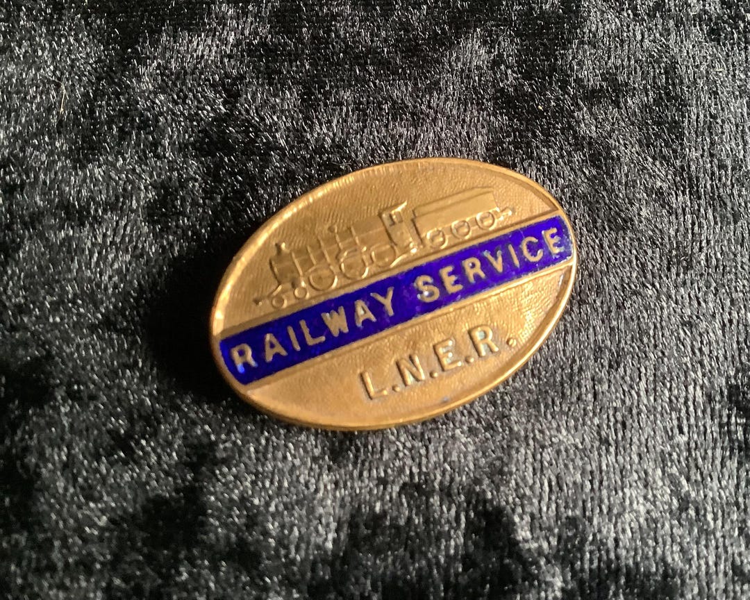 Original LNER London North Eastern Railway War Service Badge Button ...