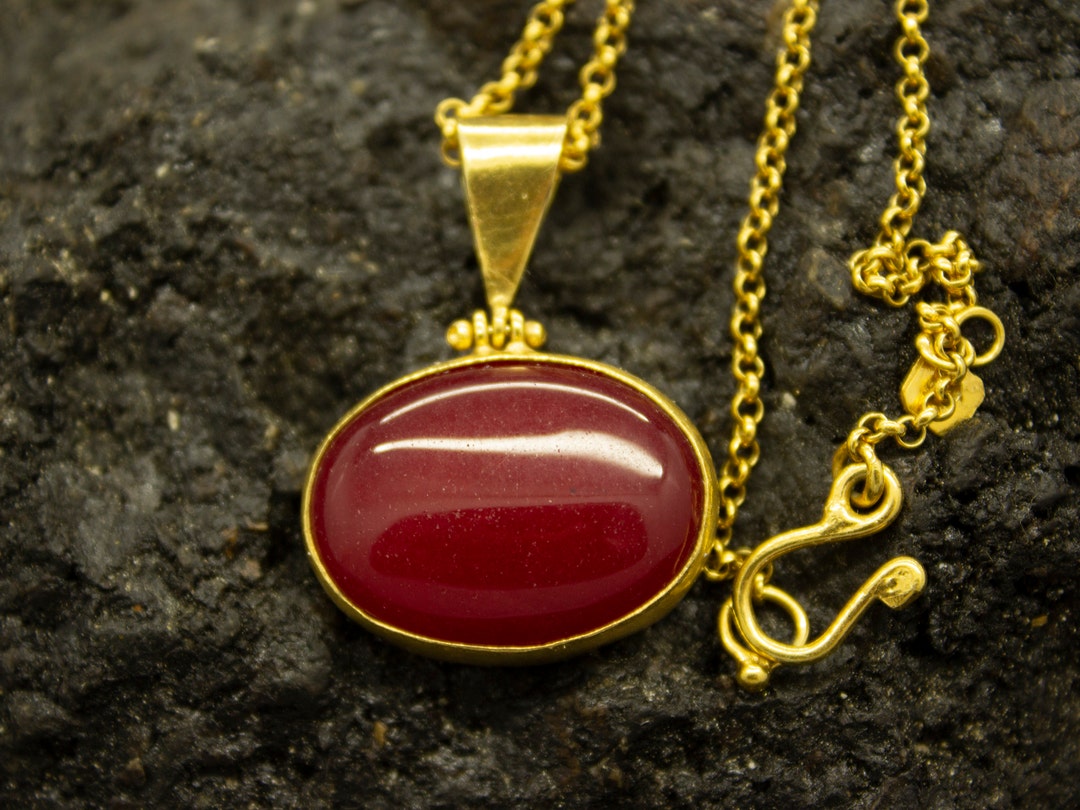 Colgante de jade rojo / chapado en oro de 24K / colgante de piedra ...