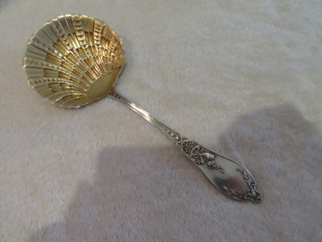 Pretty Silver Strawberry Shovel 950 Minerve Style Louis XVI Musical ...