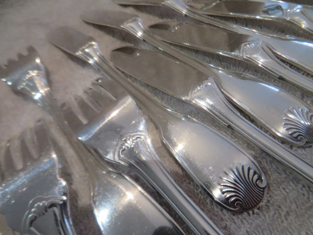 12 Silver-plated Fish Cutlery Shell Decoration Goldsmith Christofle ...