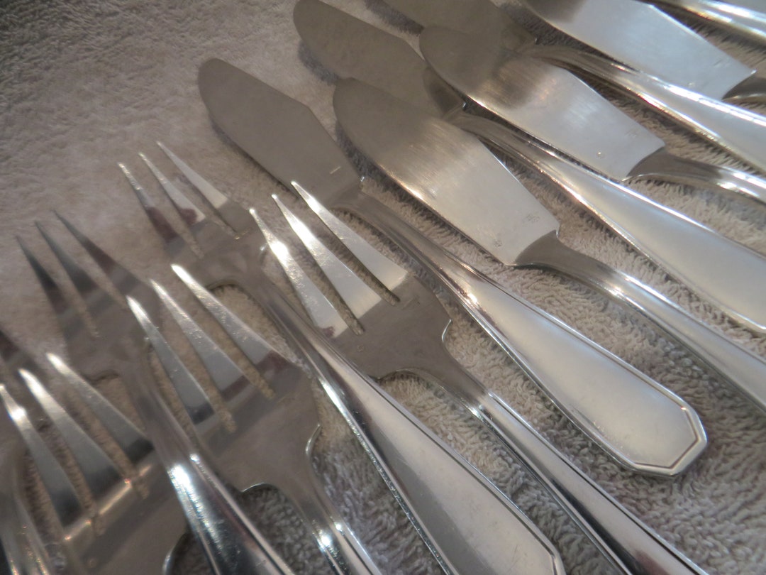 12 Silver Metal Fish Cutlery Art Deco Style American Silversmith ...
