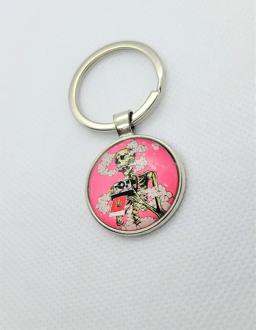 Smoke Skeleton Keychain - Etsy