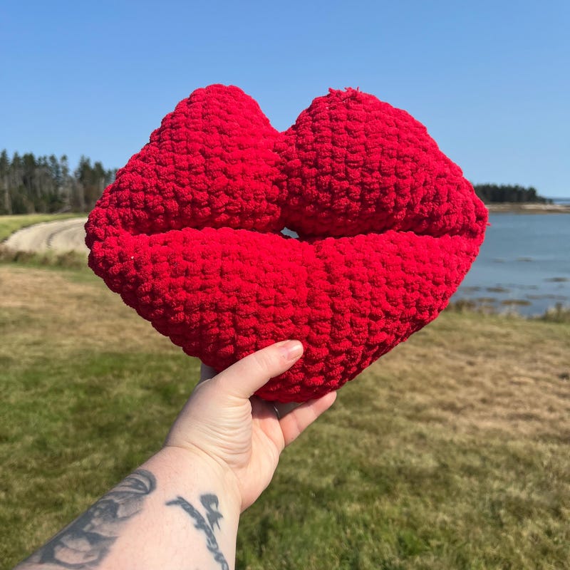 Lips Pillow - Etsy