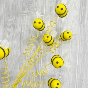 Bumble Bee 29” 7 Bee Spray, Summer Bumble Bee 29” 7 Bee Spray, Sping ...