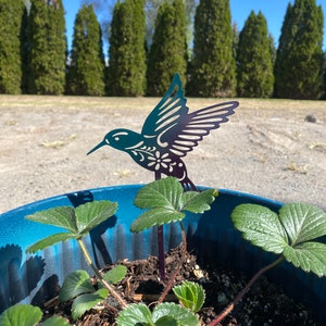Metal Hummingbird Plant Stake With Floral Design Garden Markers Garden ...